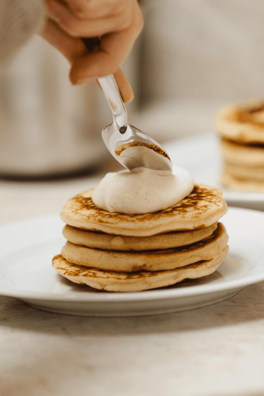 American pancakes with blueberries and mascarpone cream